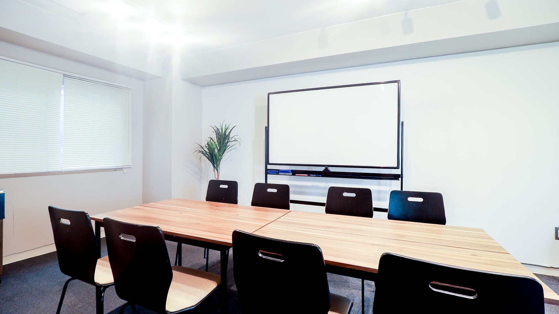 【カフェカーム梅田】大阪駅・梅田駅エリア　北新地駅徒歩2分♪完全個室・貸スペース・イベントスペース・高機能プロジェクターの写真5