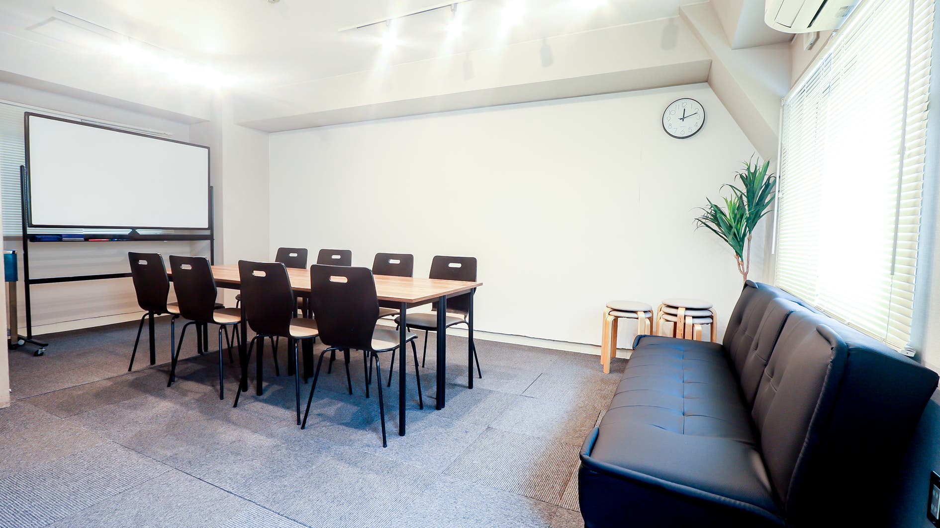 【カフェカーム梅田】大阪駅・梅田駅エリア　北新地駅徒歩2分♪完全個室・貸スペース・イベントスペース・高機能プロジェクターの写真13