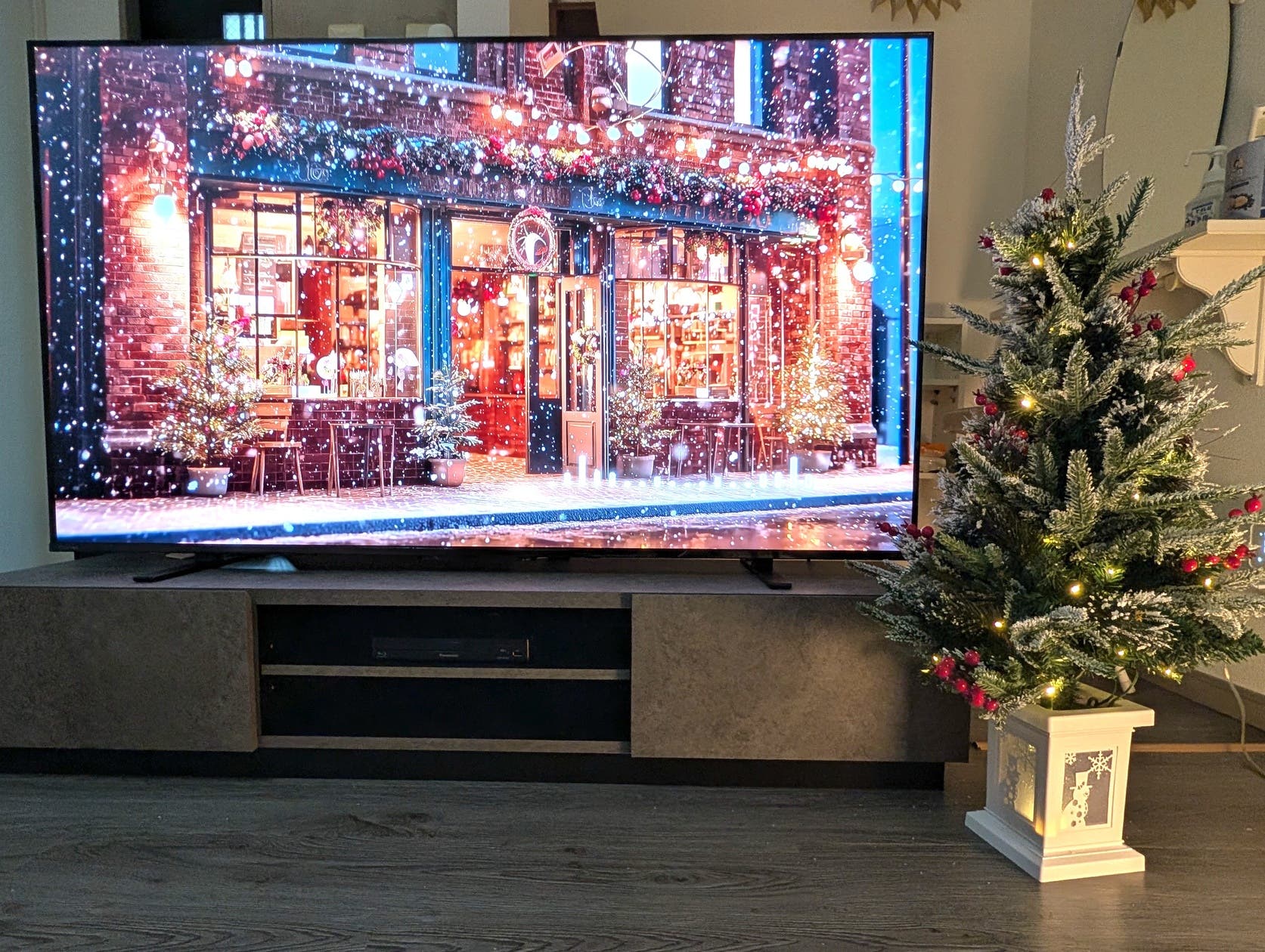 パーティルーム 市川駅2分｜65型4Kで映画鑑賞◎｜クリスマス🎄/おうちデート/女子会/推し活/誕生日会/忘年会/クリスマス会の写真2