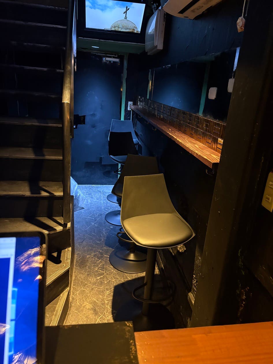 渋谷のクラブシーンの中心地路面店。DJ,アイドルイベント音出し可能。カラオケも無料（DAM）週末2次会利用もできます。の写真1