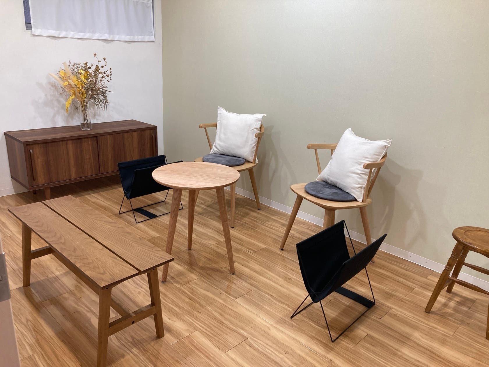 大阪上本町駅・谷町９丁目駅から徒歩約5分のオシャレなフリースペース | ミネラルウォーター付の写真1