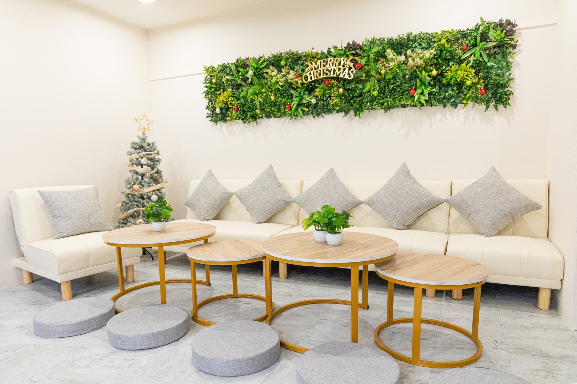 usy白☆元町駅から徒歩2分☆木の温もりと緑に包まれたカフェ風空間で、リラックスしたひとときを☆の写真2