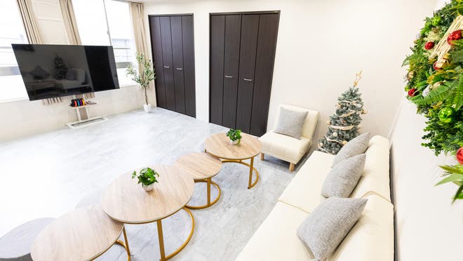 元町駅から徒歩2分☆木の温もりと緑に包まれたカフェ風空間で、リラックスしたひとときを☆の写真4