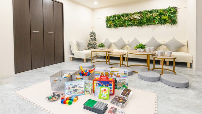 元町駅から徒歩2分☆木の温もりと緑に包まれたカフェ風空間で、リラックスしたひとときを☆の写真2