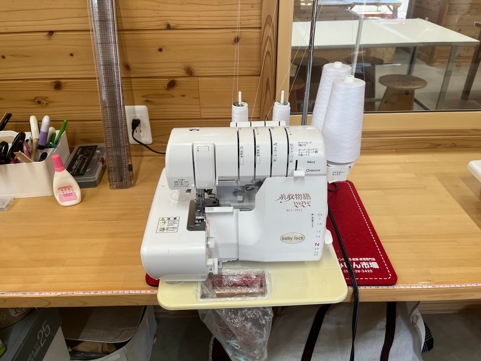 ミシンと作業スペースのレンタル。職業用ミシン、ロックミシン完備。A1サイズのカッティングマットで広々作業。駐車場完備。の写真7
