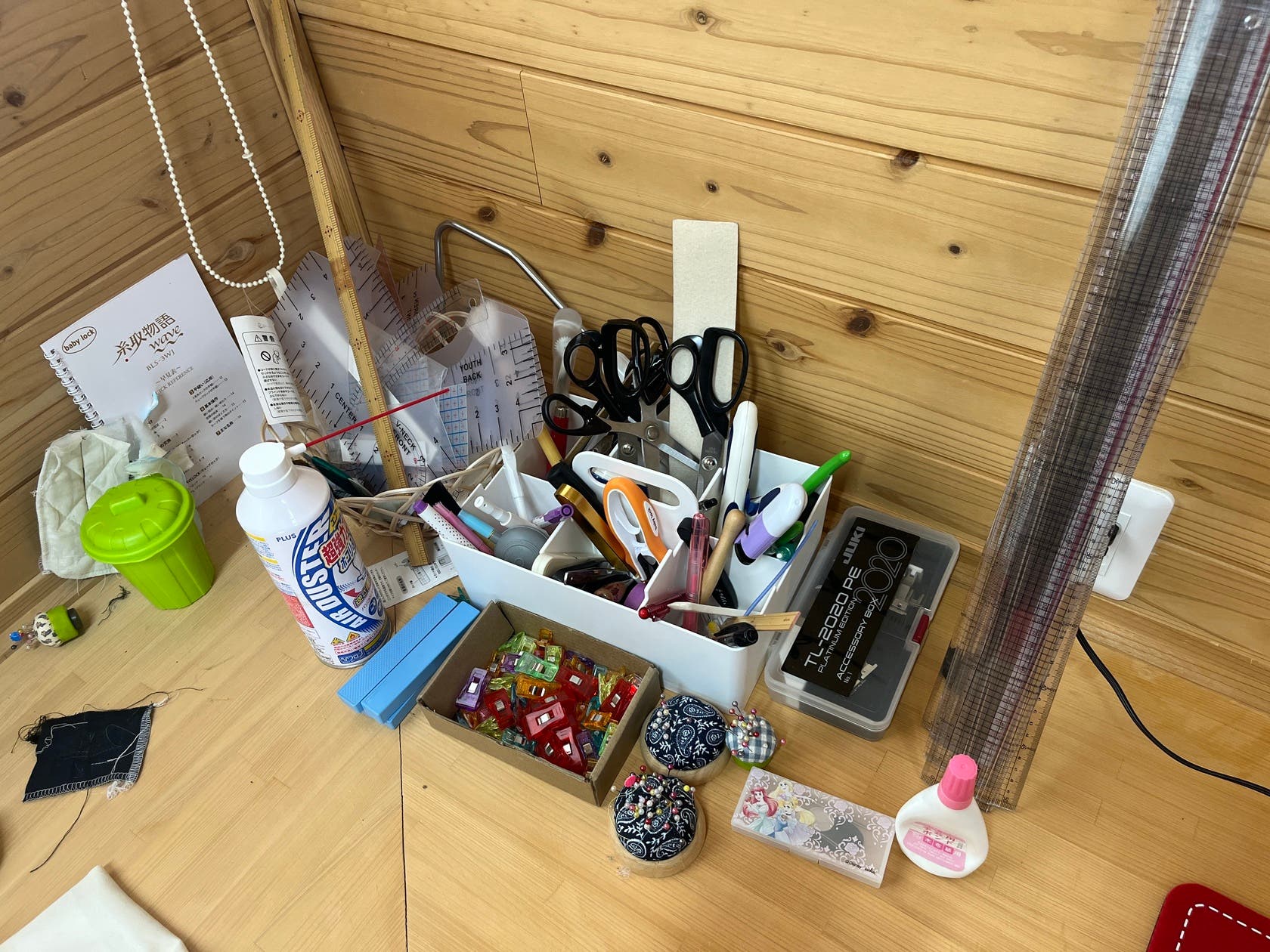 ミシンと作業スペースのレンタル。職業用ミシン、ロックミシン完備。A1サイズのカッティングマットで広々作業。駐車場完備。の写真9