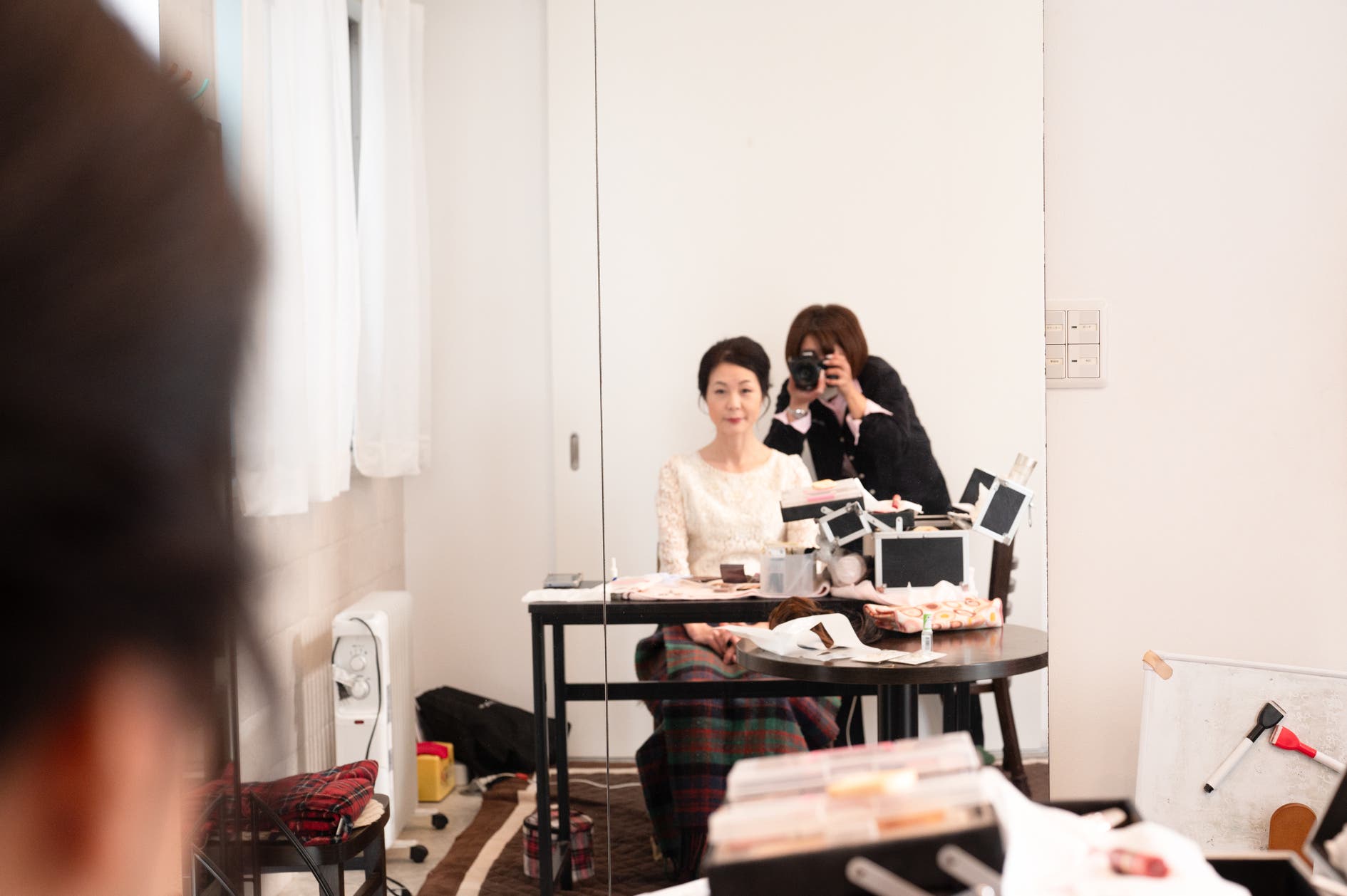 【大きな鏡が魅力】ヘアメイク・カラー診断・マッサージ・フラメンコ・Web会議等に最適な多目的スペースです。の写真1