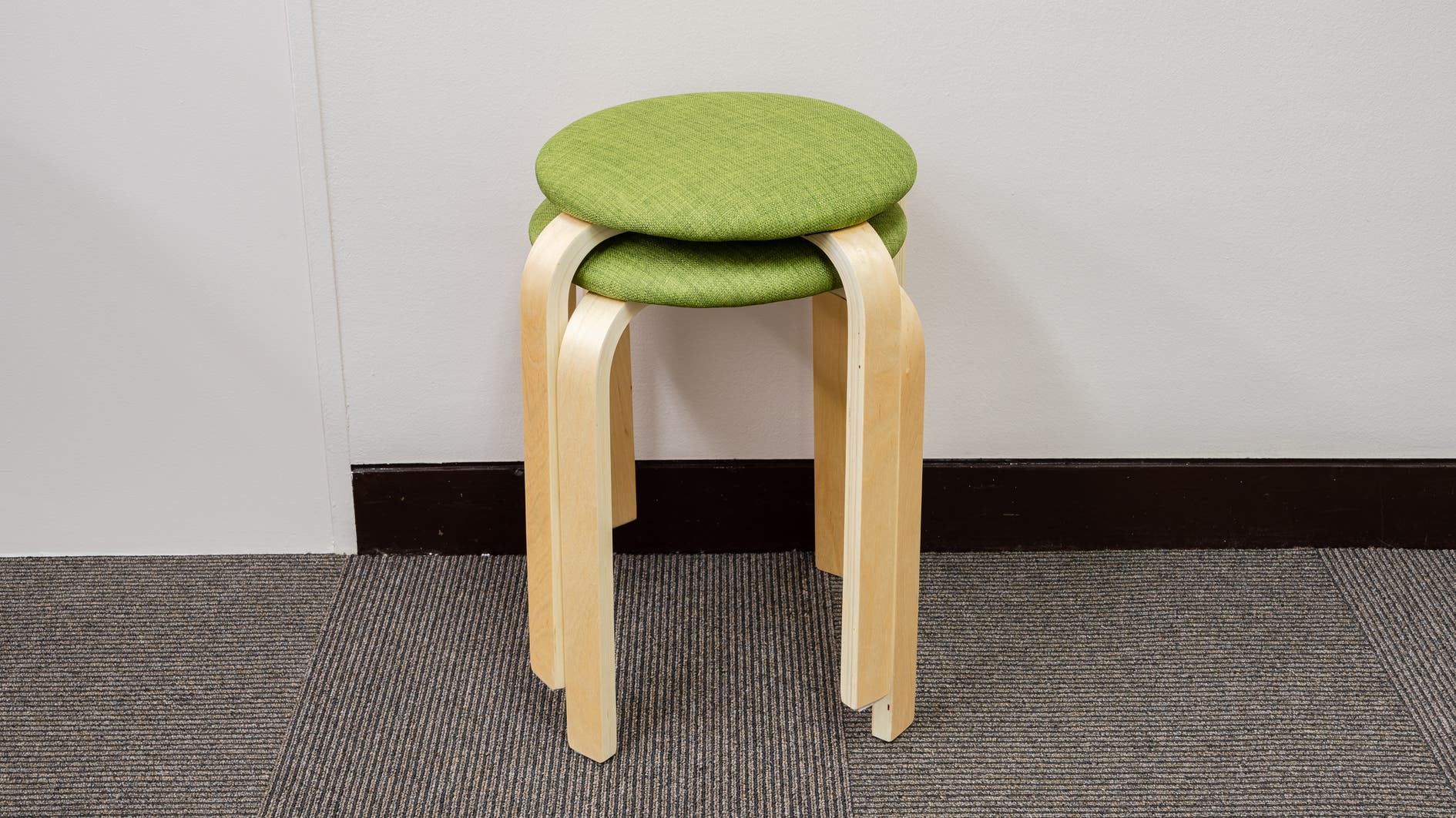 【池袋駅7分】18席、光回線高速WiFi、モニター・ホワイトボード完備☆1日1回スタッフ完全清掃の会議室の写真15