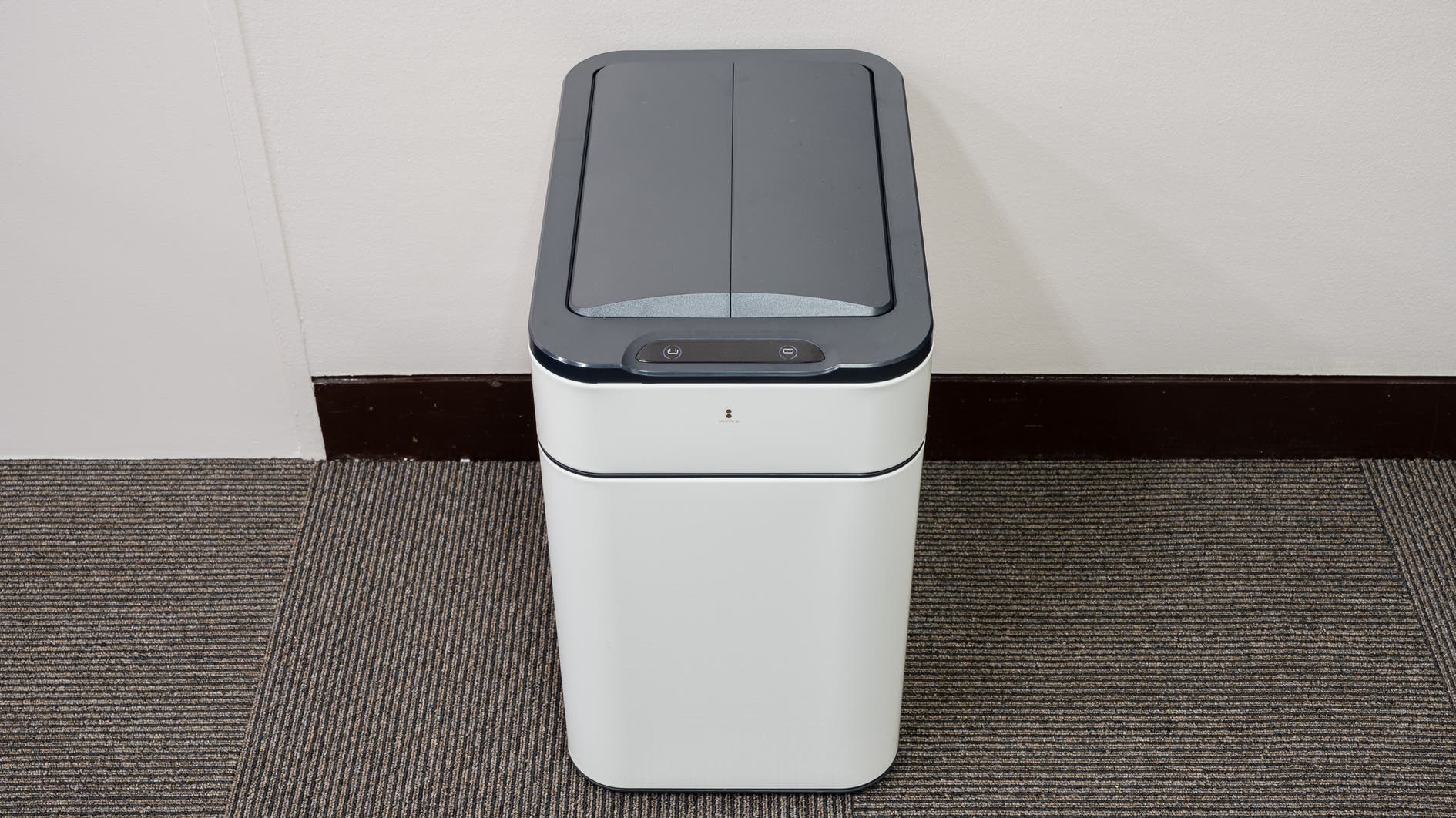 【池袋駅7分】18席、光回線高速WiFi、モニター・ホワイトボード完備☆1日1回スタッフ完全清掃の会議室の写真21