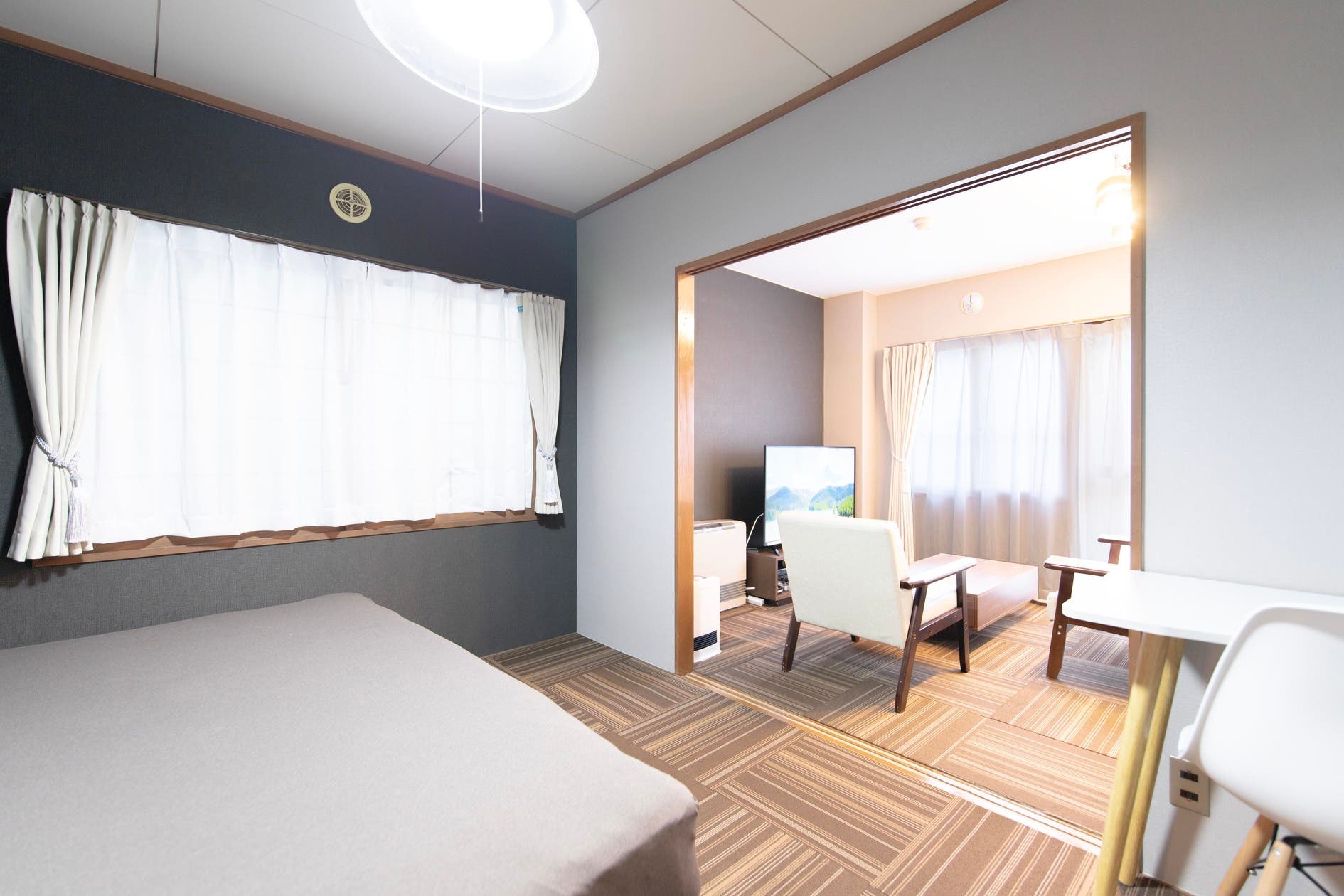 ✨地域最安値挑戦✨【すすきの繁華街すぐ】50型TVで大人気ゲームや映画鑑賞📺無料wi-fi🎵『502』の写真6