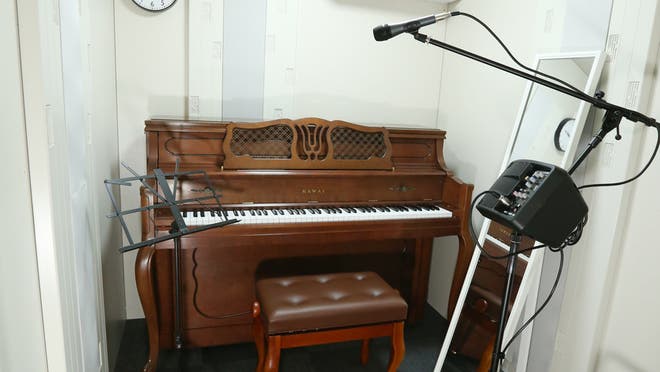 四谷三丁目駅徒歩1分🚃アビテックス🎼40Dr、ハイタイプ防音室 Bスタジオ🎺アンプ付スピーカー🔈マイク1セット無料💕の写真1