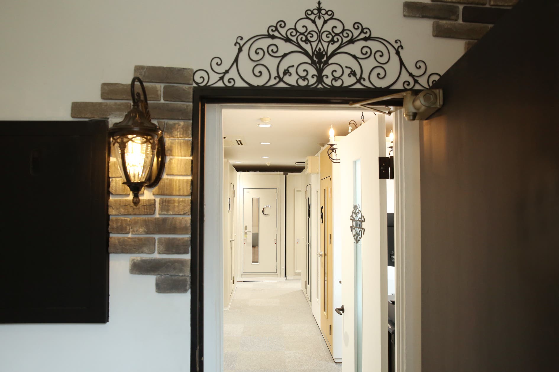 四谷三丁目駅徒歩１分🚃アビテックス🎼40Dr、ハイタイプ防音室　Bスタジオ🎺アンプ付スピーカー🔈マイク1セット無料💕の写真2