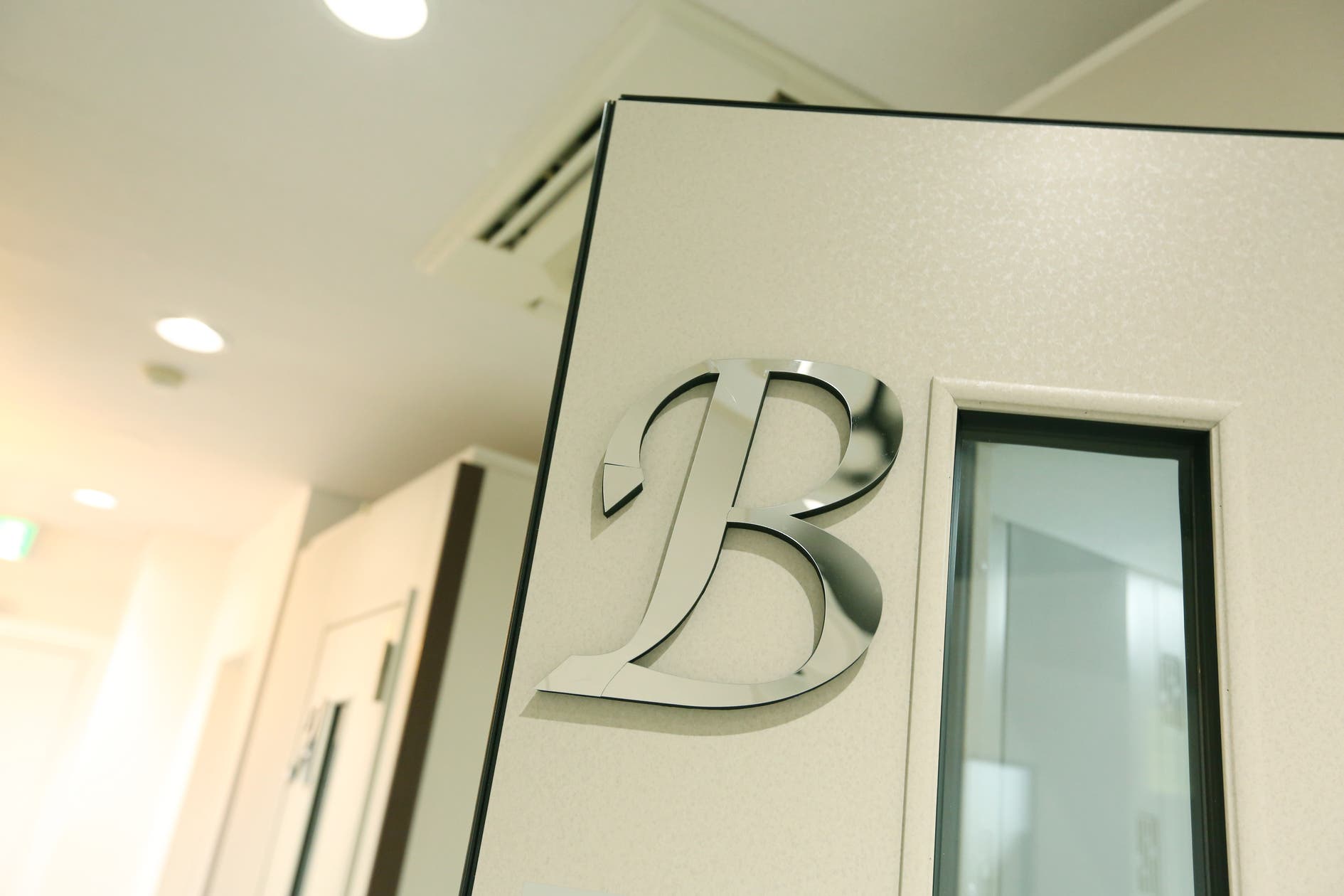 四谷三丁目駅徒歩１分🚃アビテックス🎼40Dr、ハイタイプ防音室　Bスタジオ🎺アンプ付スピーカー🔈マイク1セット無料💕の写真3