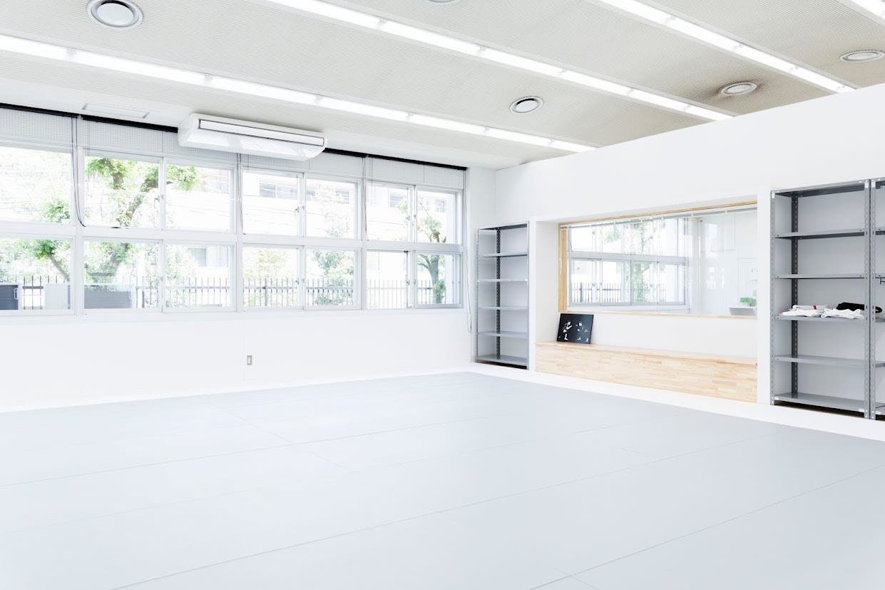 【STUDIO A(マットスタジオ)】「HOME/WORK VILLAGE」にある床や壁に安全性の高いマットのスタジオ66.7㎡の写真1