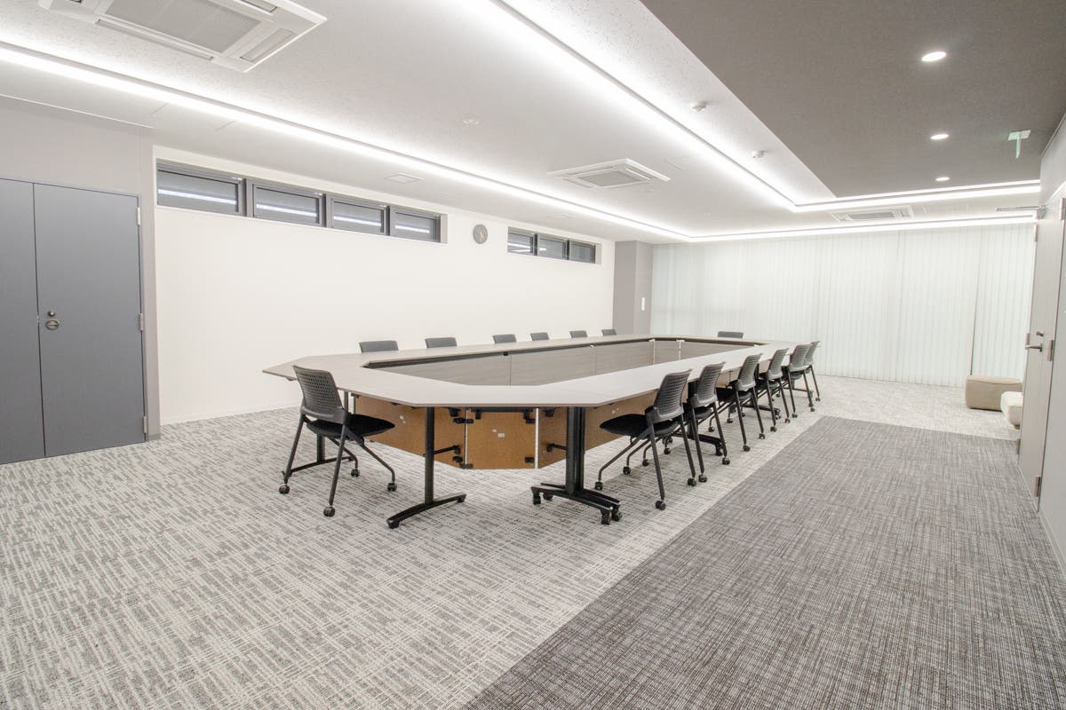 【博多駅2分！定員20名】モニター・WiFi・ホワイトボード無料！ふれあい貸し会議室Premium トヨタレンタリース博多駅前Sの写真5
