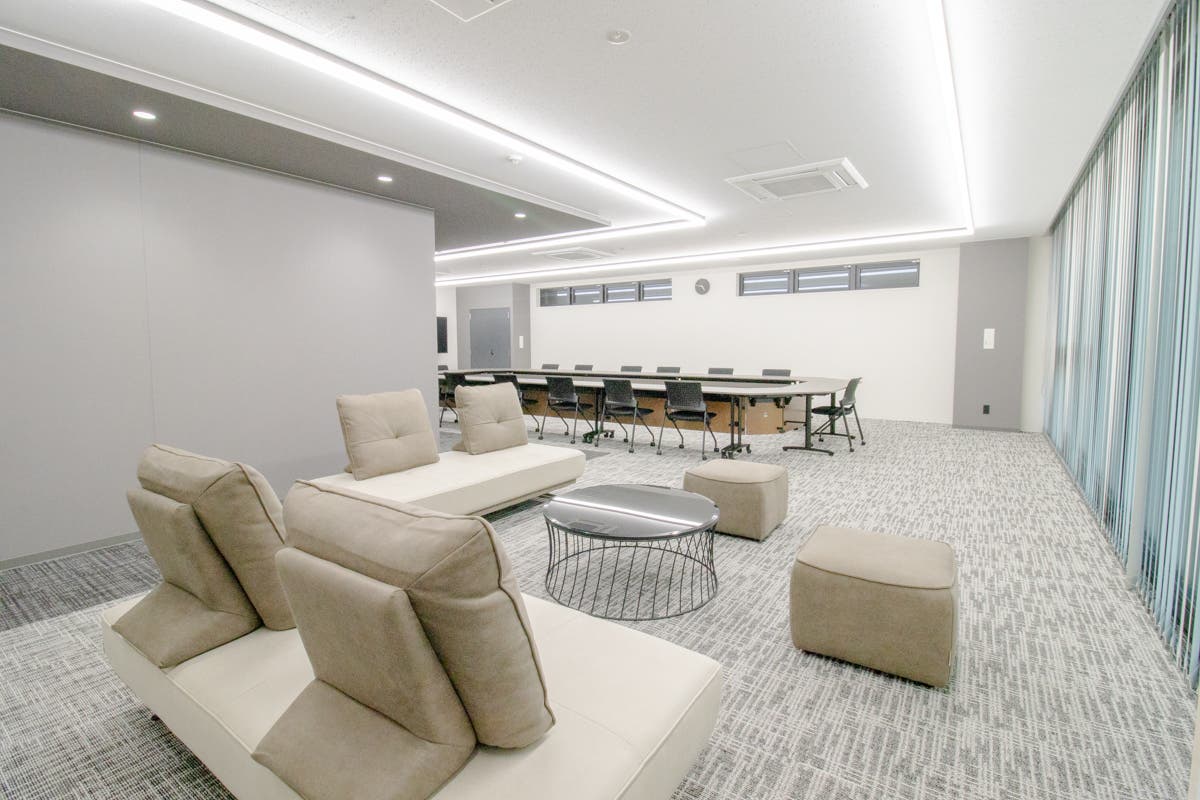 【博多駅2分！定員20名】モニター・WiFi・ホワイトボード無料！ふれあい貸し会議室Premium トヨタレンタリース博多駅前Sの写真9