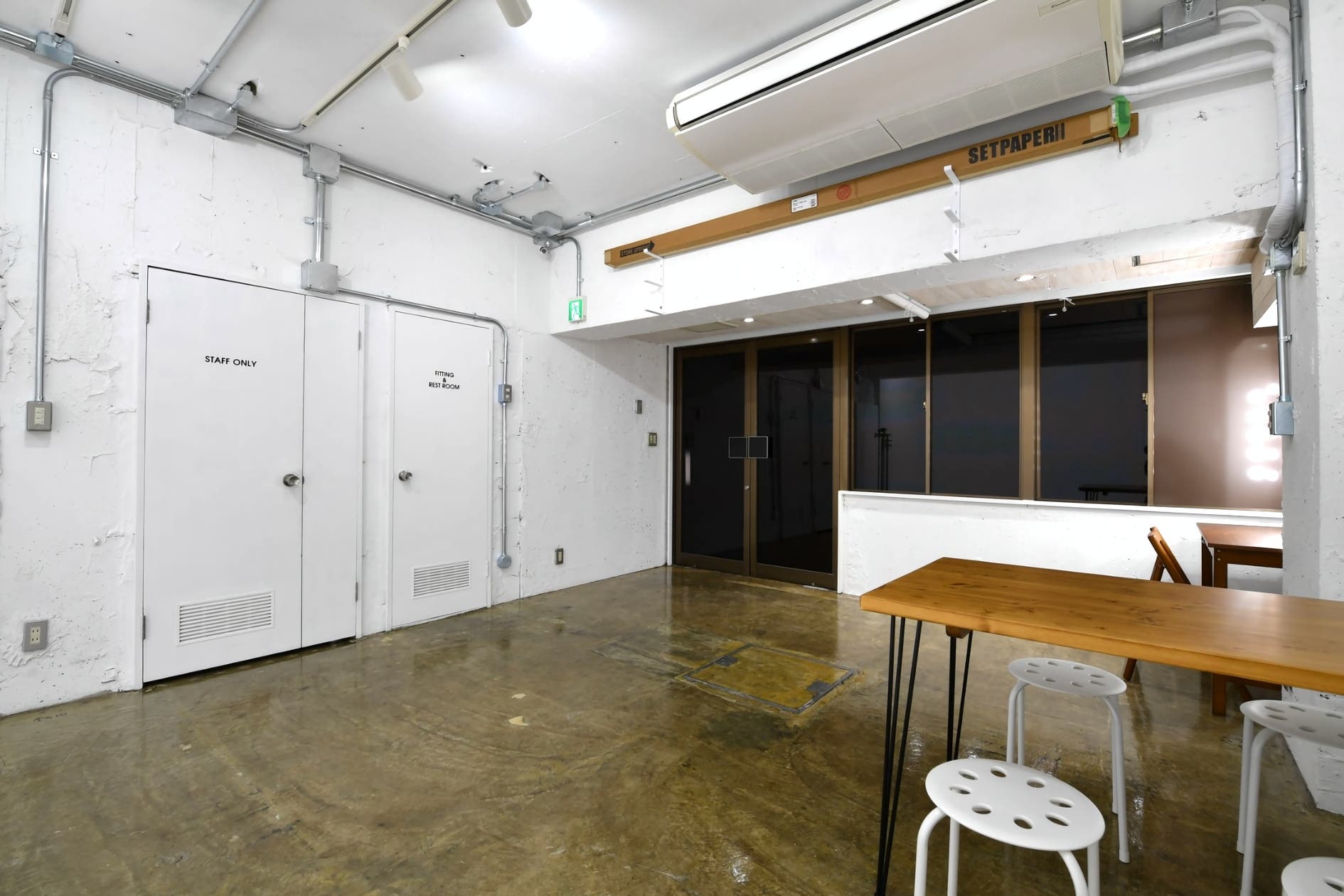 四谷三丁目駅から徒歩4分！専門業者施工の4面R白ホリスタジオの写真6