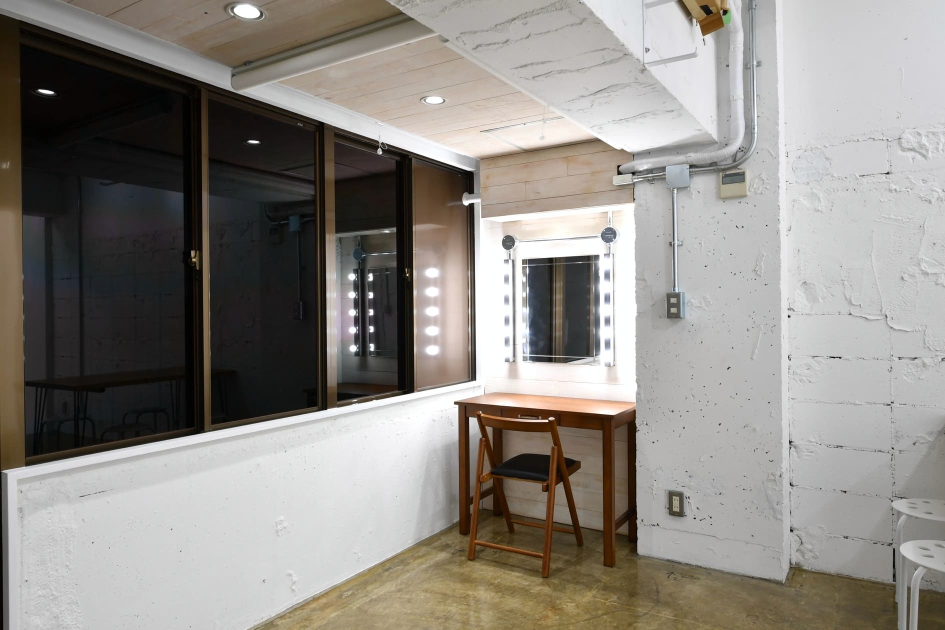 四谷三丁目駅から徒歩4分！専門業者施工の4面R白ホリスタジオの写真7