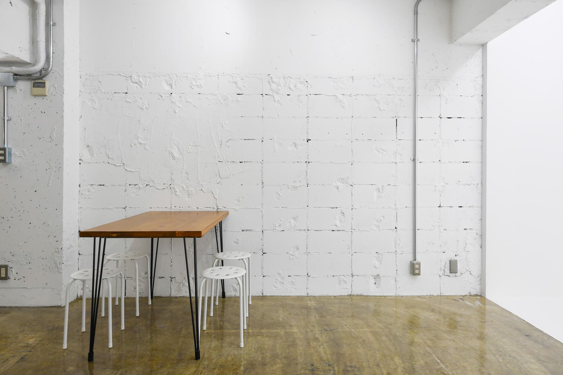 四谷三丁目駅から徒歩4分！専門業者施工の4面R白ホリスタジオの写真8