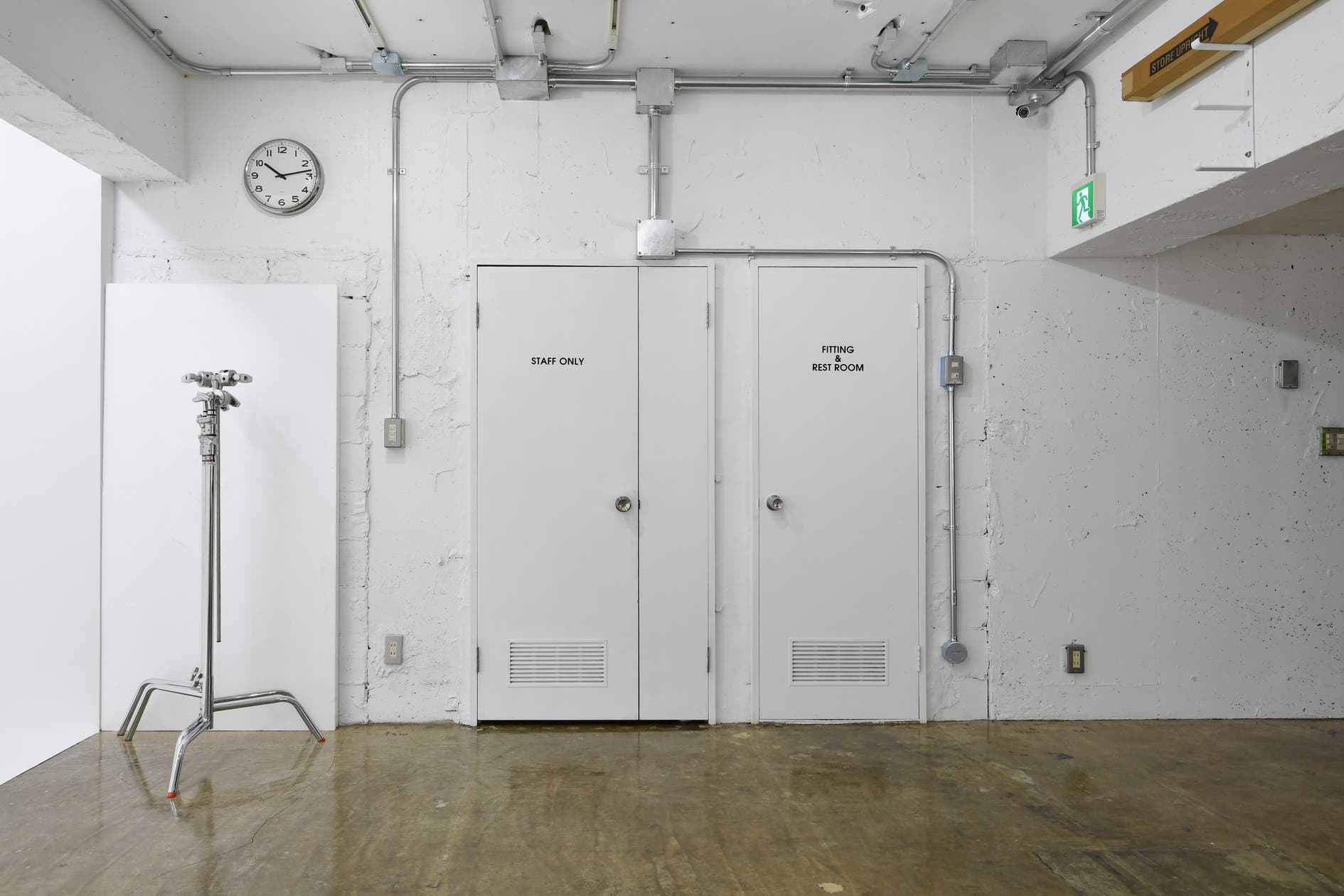 四谷三丁目駅から徒歩4分！専門業者施工の4面R白ホリスタジオの写真9