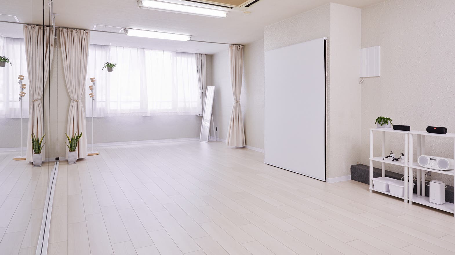 【元町駅徒歩30秒！】レンタルスタジオNONOの写真11