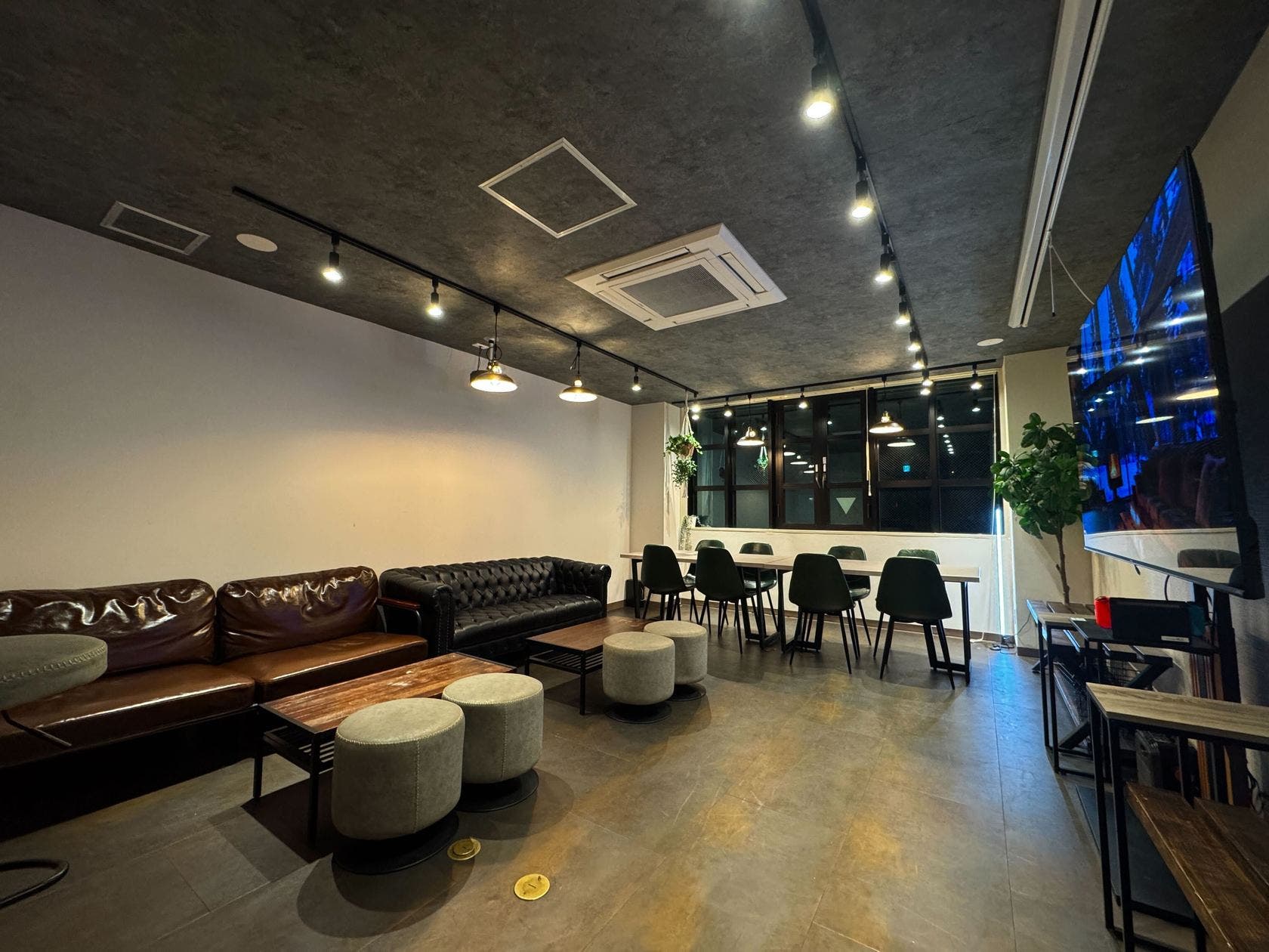 【レビュー割🌸】GOZAR新宿御苑｜新宿御苑前駅4分｜📺100㌅でゲーム大会&ボードゲーム＆ビジネス会議🎉の写真3