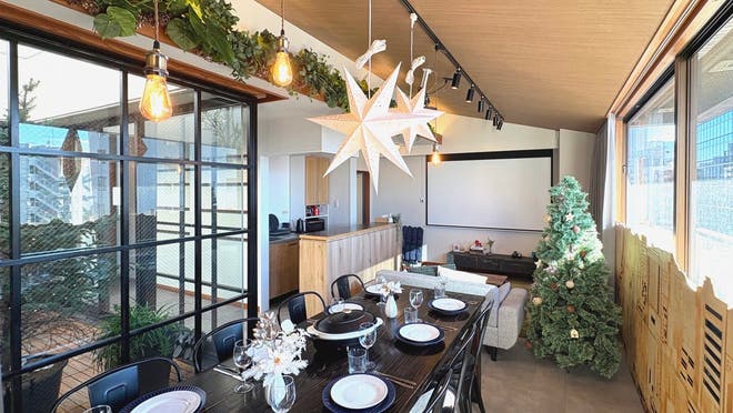 水道橋駅3分⭕100インチ大画面スクリーン🎞️クリスマスツリー🎅女子会・推し活・パーティー🎊ビル最上階の眺望の写真1