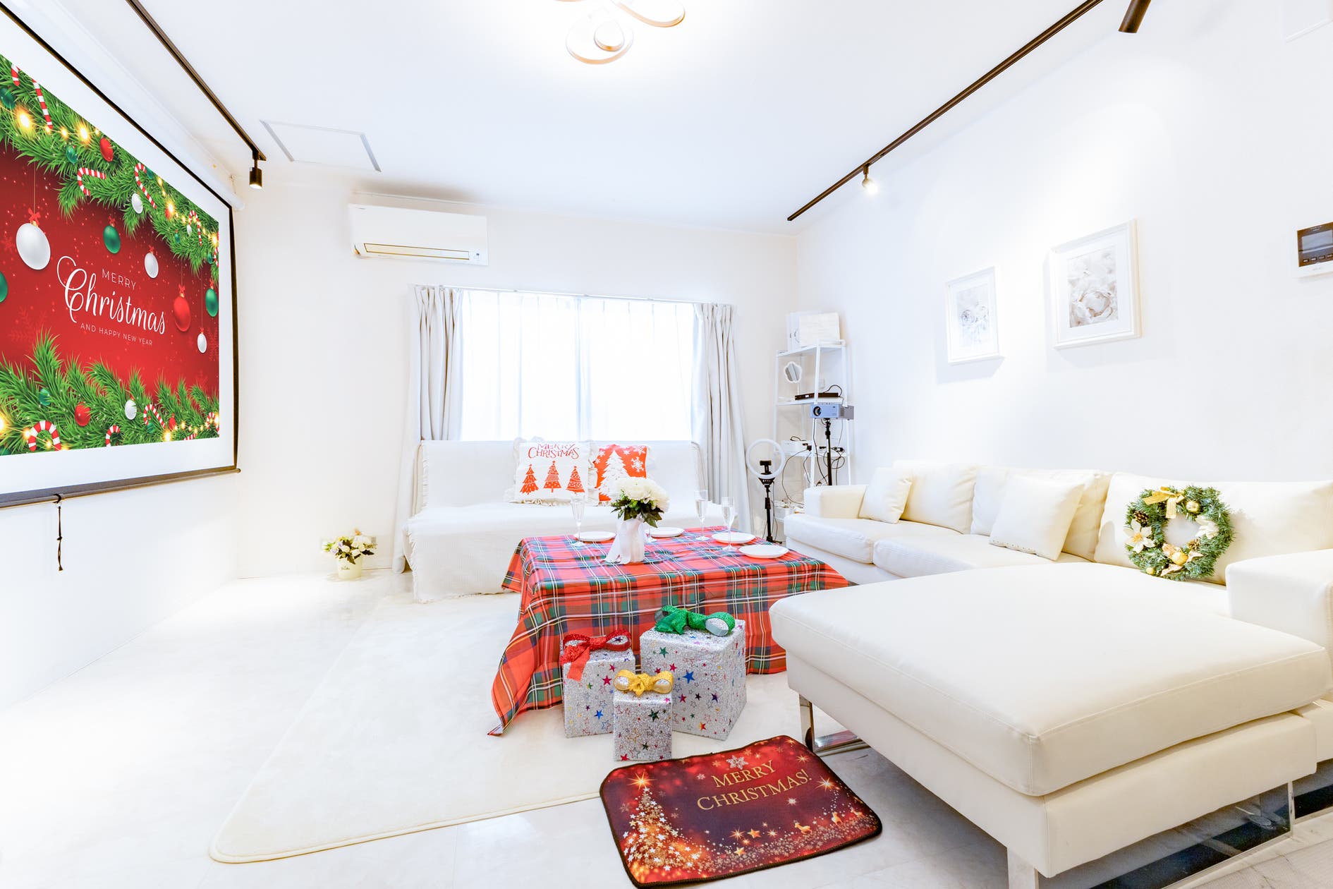 真っ白インテリア🤍クリスマス小物多数🎄✨120㌅大型スクリーン📽️3色変化LED照明✨ゴミ捨て無料！の写真2