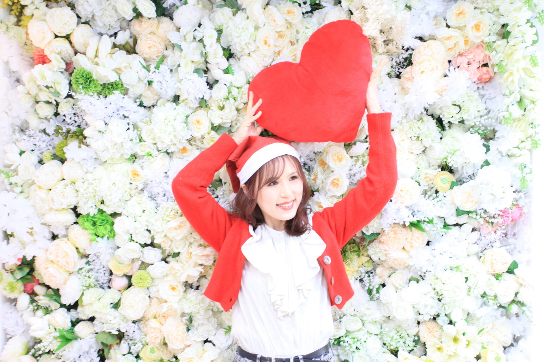 池袋東口徒歩４分/毎日清掃/自然光×白の空間/無限に広がる撮影の可能性/シンプルで洗練された非日常/背景10種類/機材すべて無料の写真2