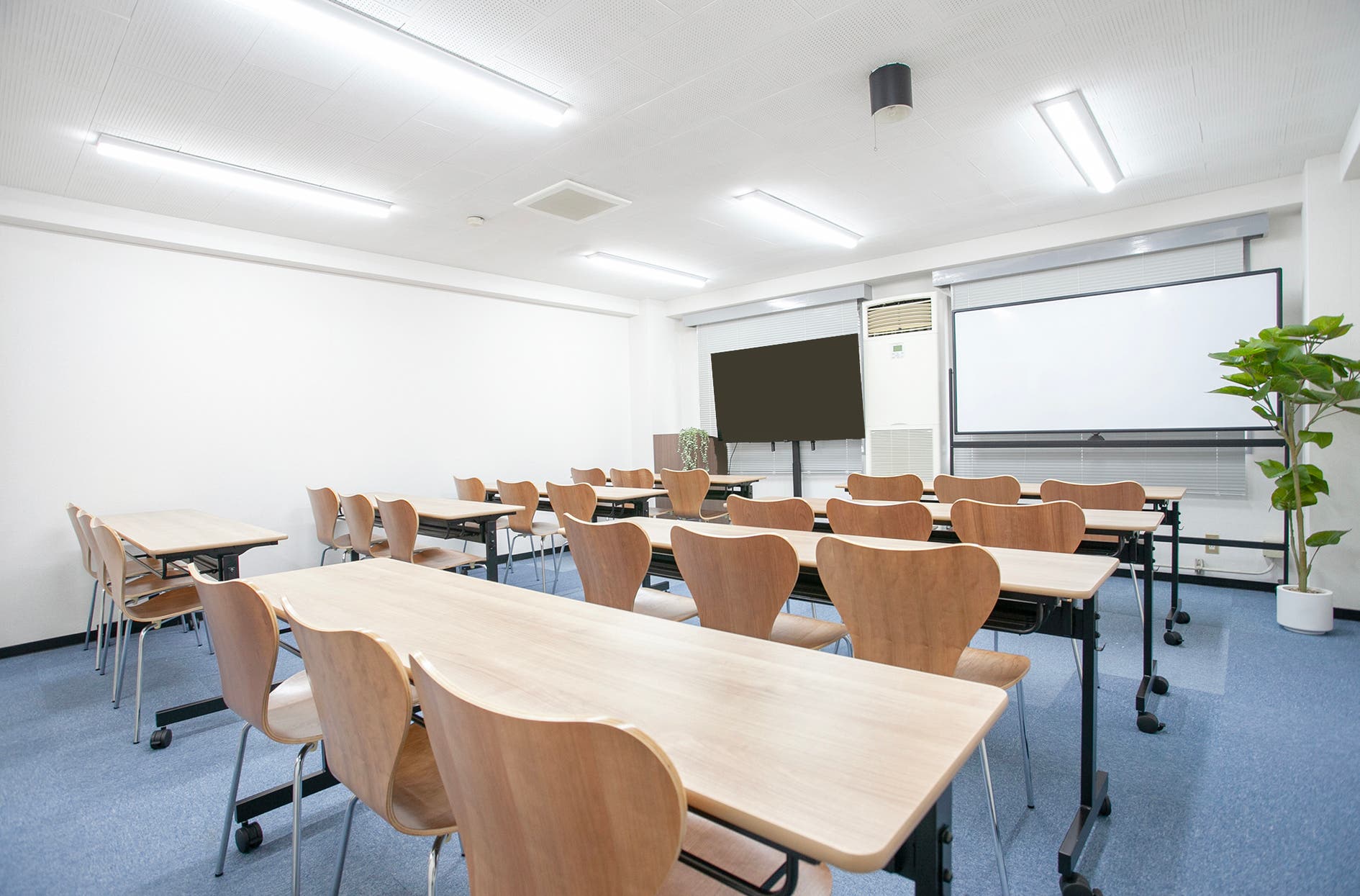 NEW OPEN！駅近3分！最大34人収容の広々会議室✨懇親会・ボドゲ・女子会・施術台有  東京メトロ有楽町線市ヶ谷駅徒歩3分の写真7