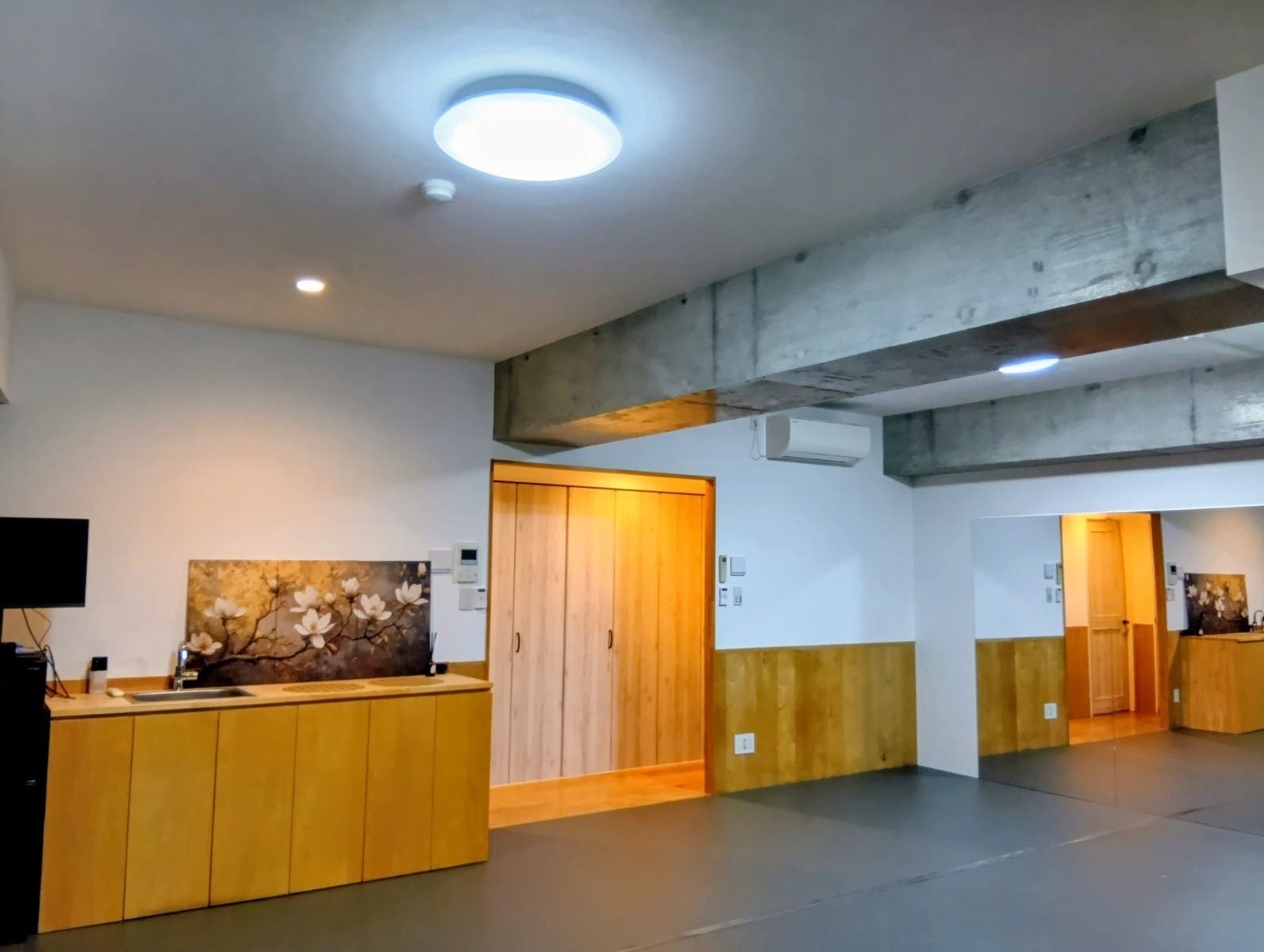 綺麗で心地よいセキュリティ重視のレンタルスタジオの写真1