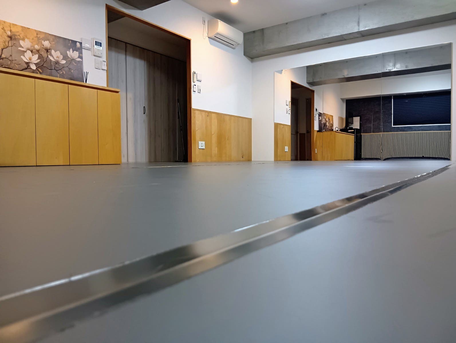 綺麗で心地よいセキュリティ重視のレンタルスタジオの写真2