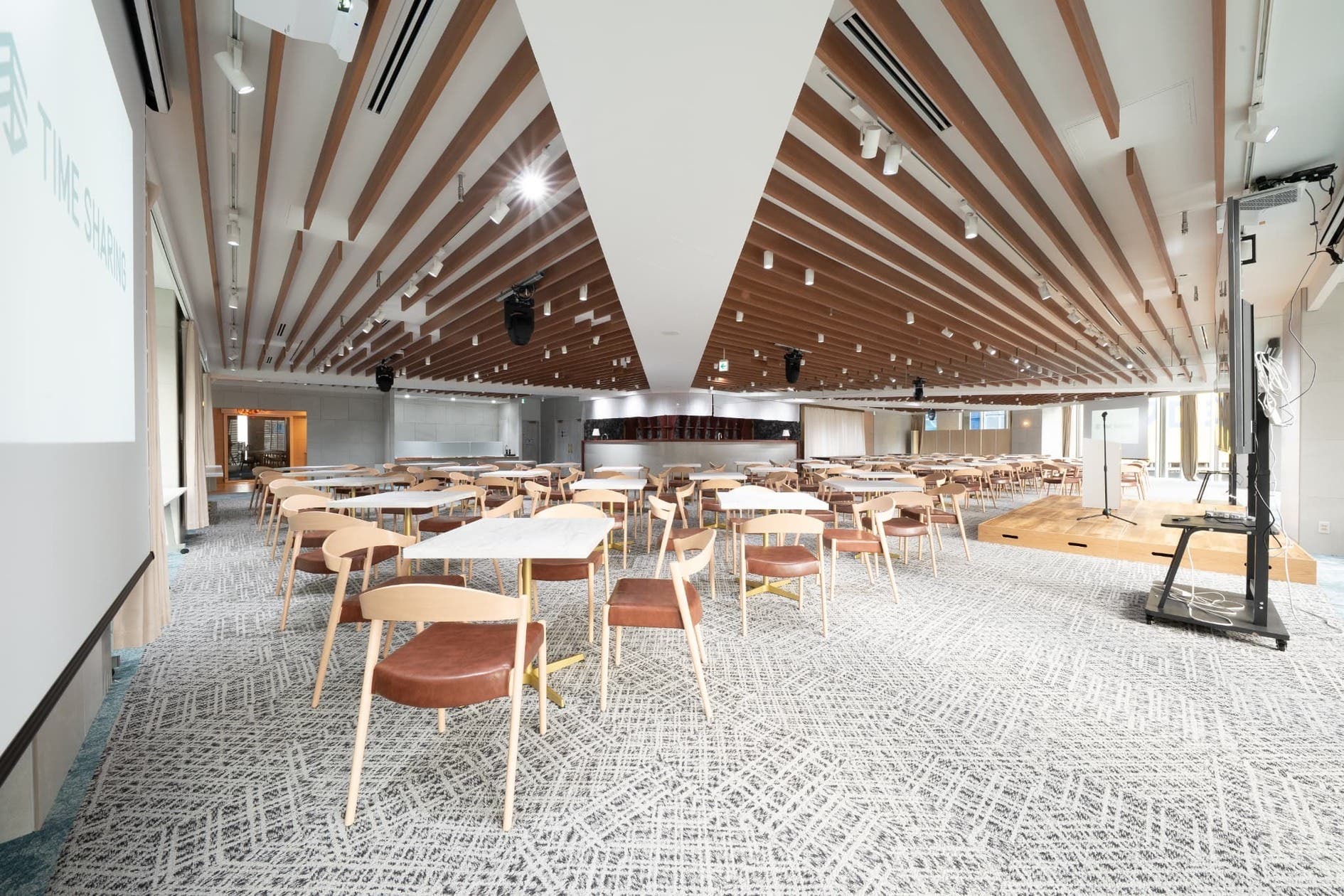 グレパ新宿駅前【新宿駅 徒歩1分】パーティ イベント 撮影 ♥控室あり！ 飲食 OK 無料WiFi 駅近★の写真3