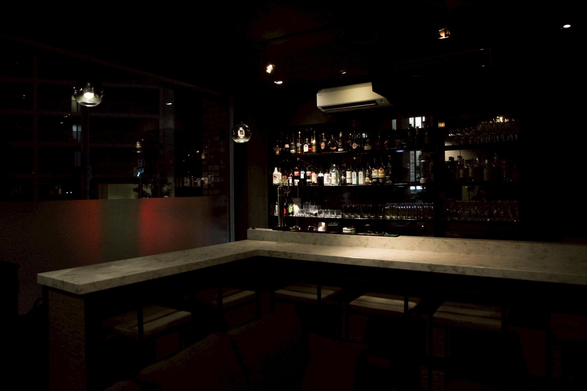 【西新宿7分】大人の隠れ家バー｜持ち込み自由｜飲み放題・グループ全員で1万円の写真2