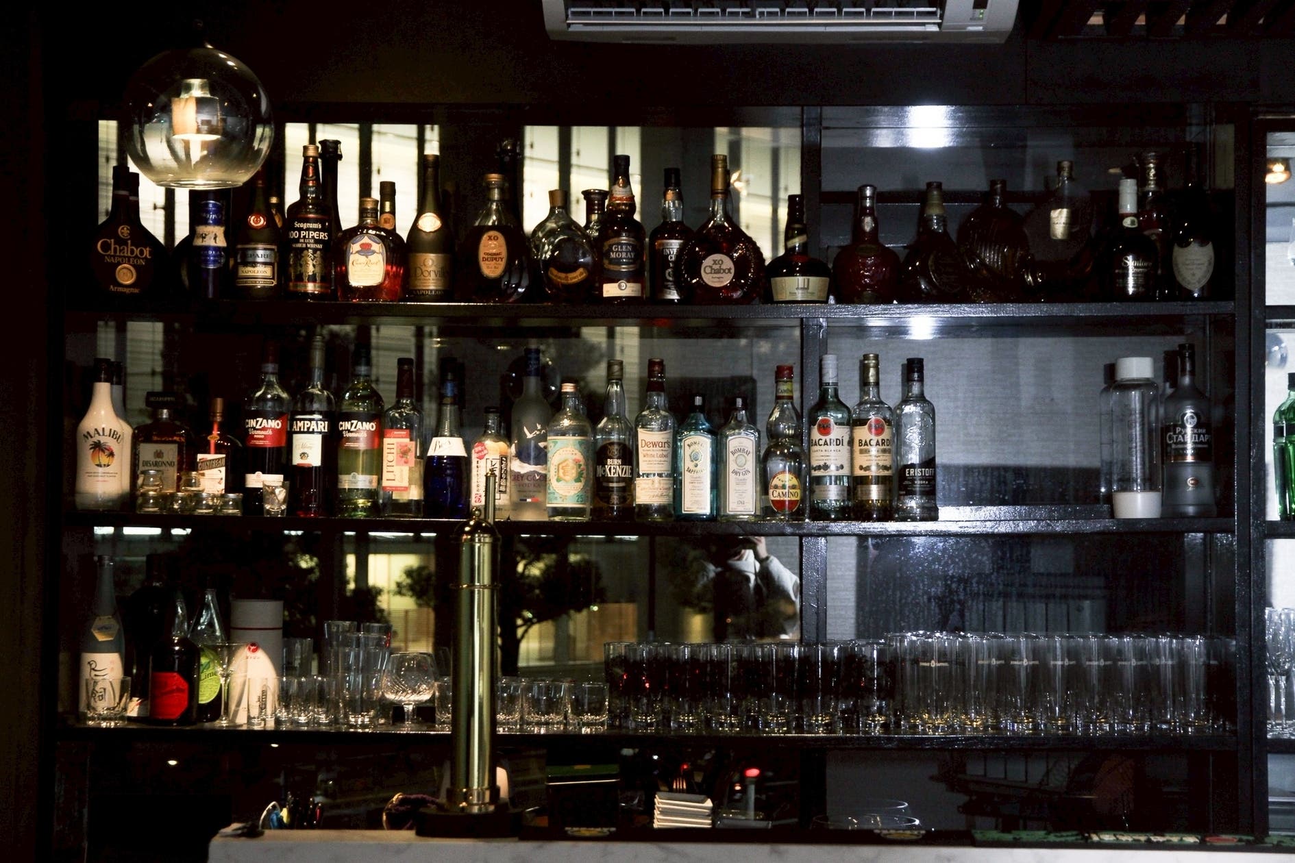 【西新宿7分】大人の隠れ家バー｜持ち込み自由｜飲み放題・グループ全員で1万円の写真4