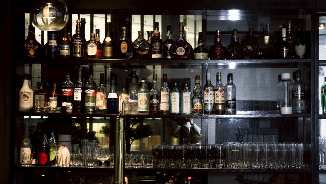 【西新宿7分】大人の隠れ家バー|持ち込み自由|飲み放題・グループ全員で1万円の写真4