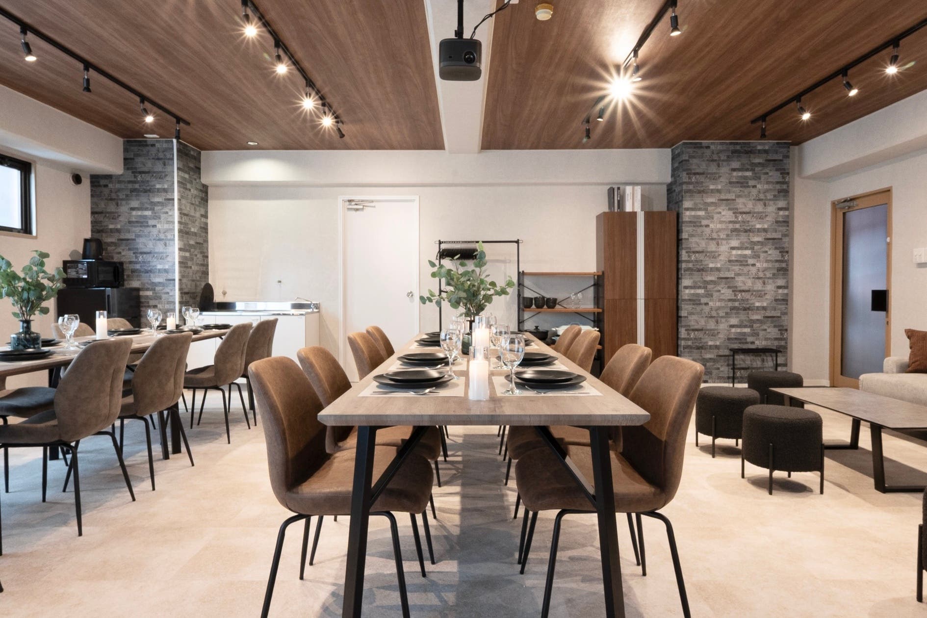 〈MillionLOUNGE広島駅前〉広島駅４分🚃最大40名🎉巨大スクリーン🎬各種パーティ🍷ビジネス🎤撮影💎の写真5