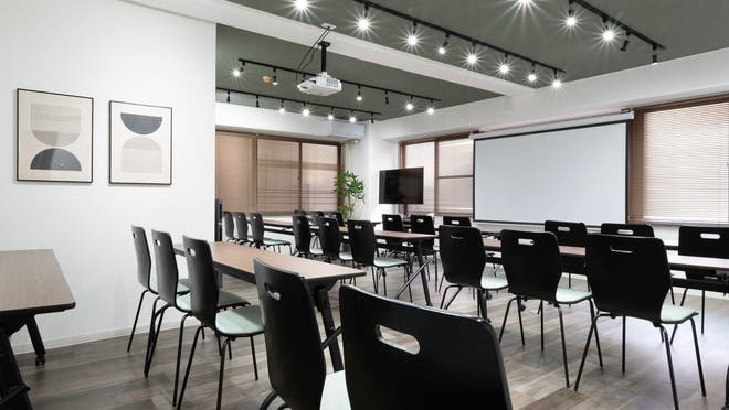 【広島駅4分】100㌅プロジェクター/持込飲食/会議/セミナー/研修/オンライン会議にも最適の写真1