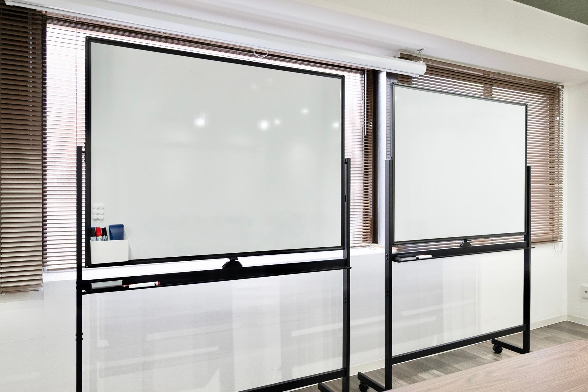 【広島駅４分】100㌅プロジェクター/持込飲食/会議/セミナー/研修/オンライン会議にも最適の写真16