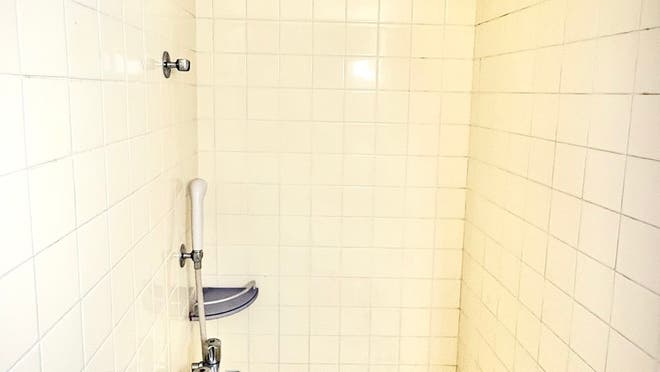 OPEN記念セール中✨西新宿駅1分多機能会議室/昇降デスク/マルチモニター/Wi-Fi/懸垂機/ソファ/研修・会議・商談・面談の写真17