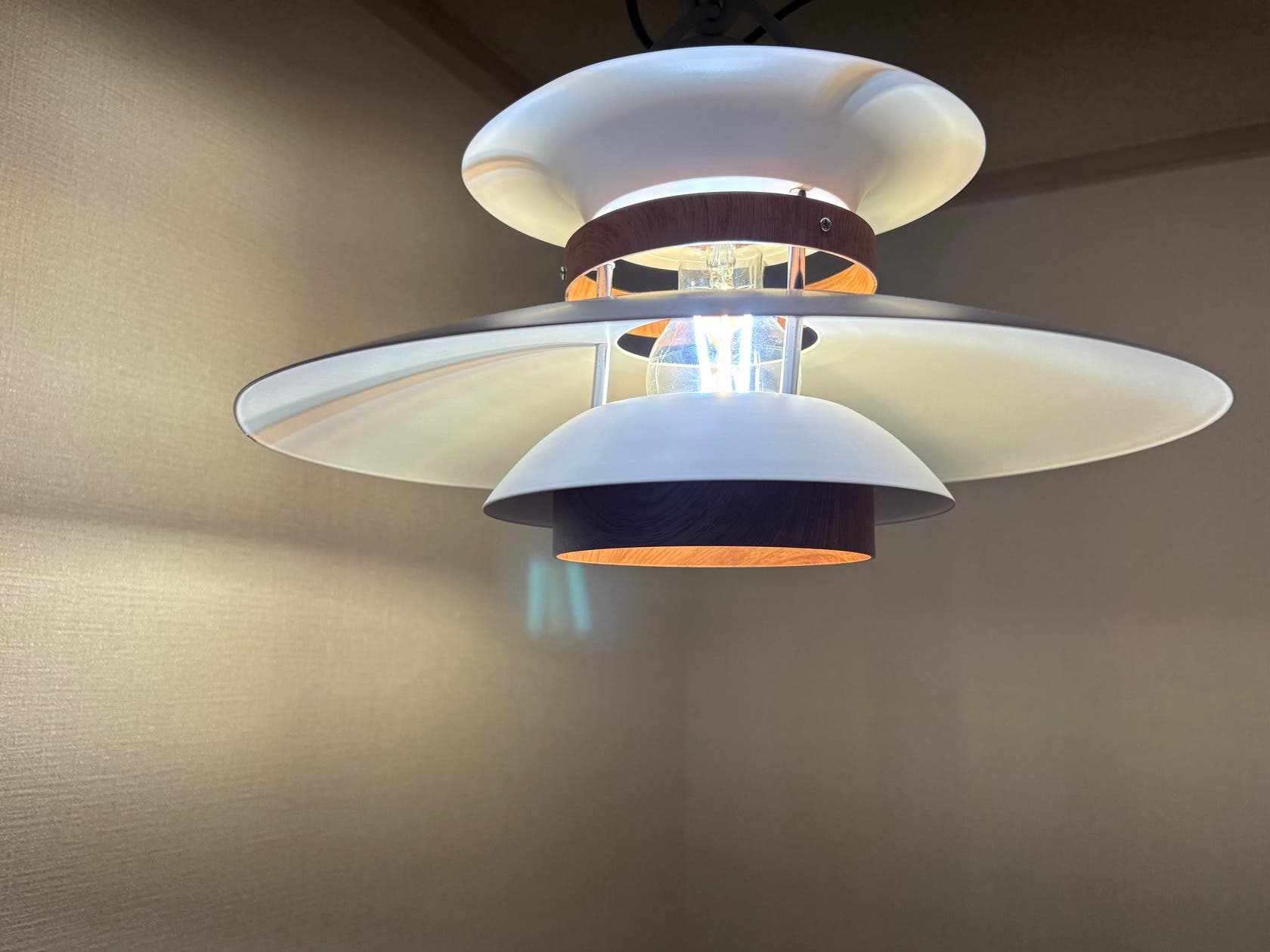 OPEN記念セール中✨西新宿駅1分多機能会議室/昇降デスク/マルチモニター/Wi-Fi/懸垂機/ソファ/研修・会議・商談・面談の写真19