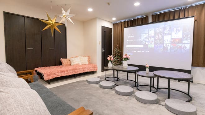 元町駅から徒歩2分☆大迫力100インチスクリーンで映画上映や推し活が楽しめます♪の写真8