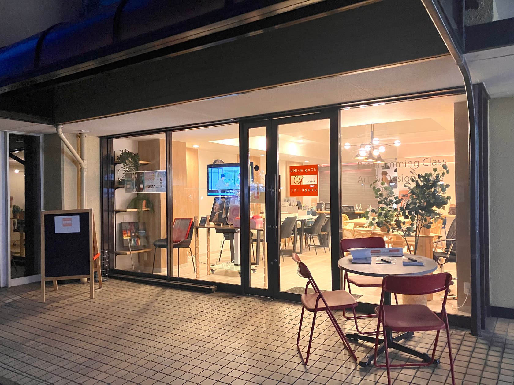 【高速wi-fi/ドリンクマシン完備】カフェのような落ち着いた空間 テレワーク/ミーティング/ママ会/お子様連れでのご利用歓迎！の写真13