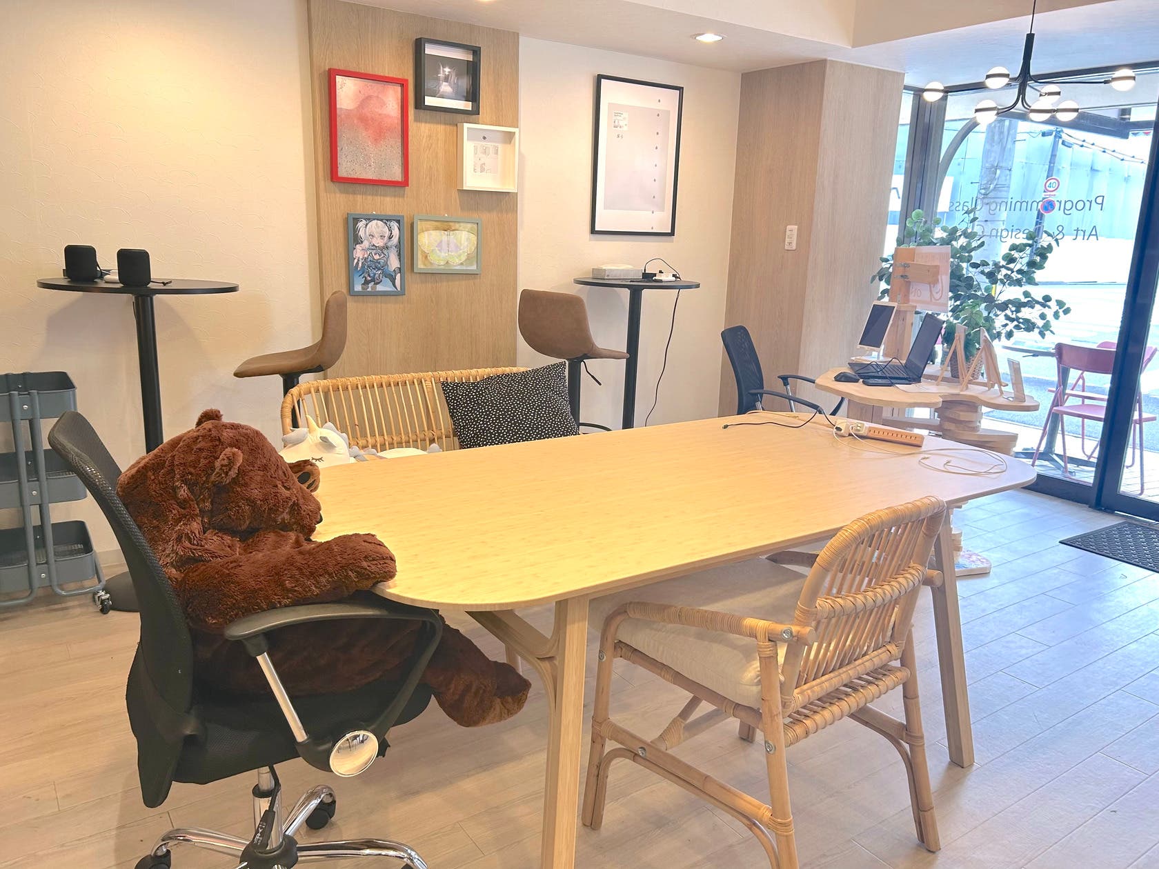 【高速wi-fi/ドリンクマシン完備】カフェのような落ち着いた空間 テレワーク/ミーティング/ママ会/お子様連れでのご利用歓迎！の写真5