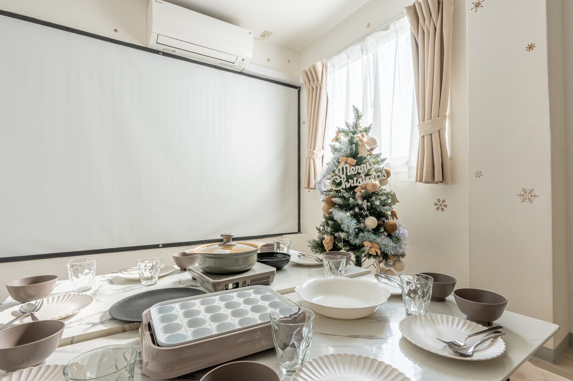 🌟天神橋筋商店街直結！防犯カメラなし🎥24H⏰デート💖推し活✨動画鑑賞🎬ゲーム🎮ゴミ捨て場あり✨の写真1