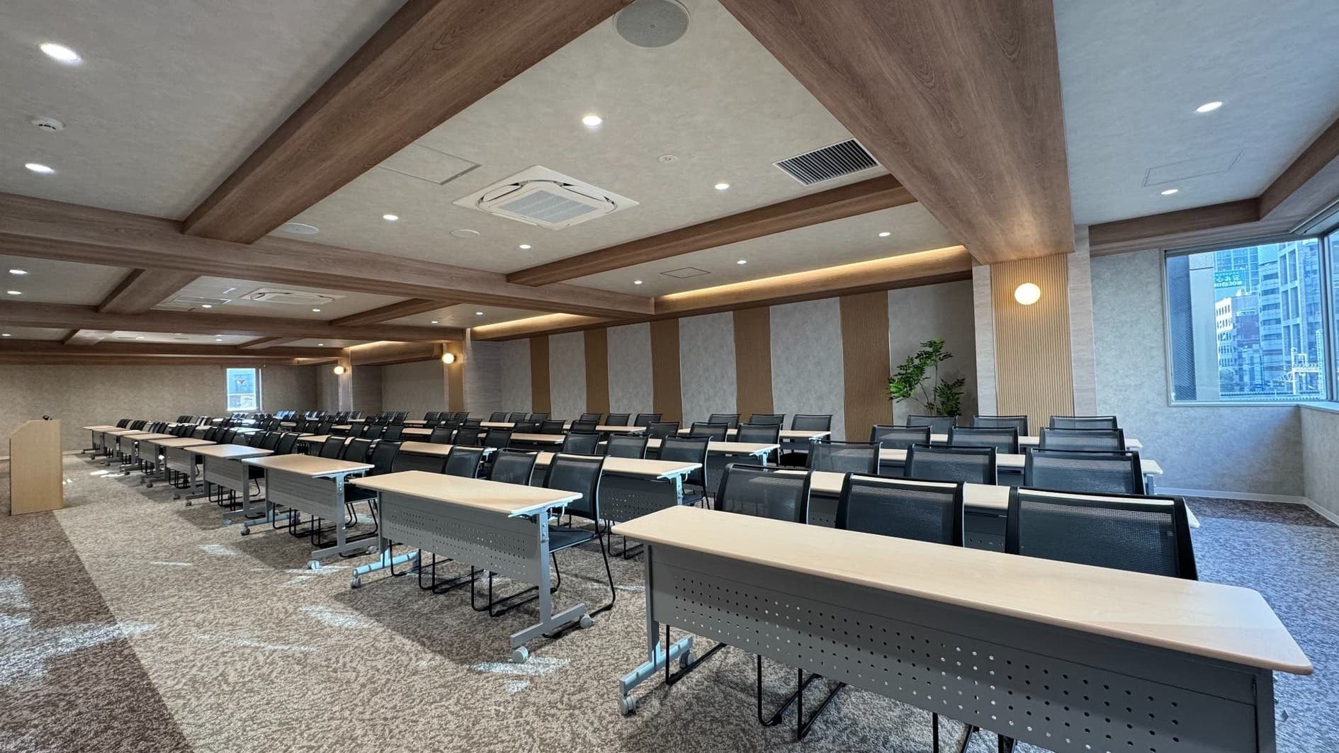 TS新橋4F【新橋駅 徒歩1分】セミナー 研修 パーティー ♥控室あり！ 飲食 OK 無料WiFi 駅近★の写真5