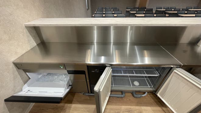 TS新橋4F【新橋駅 徒歩1分】セミナー 研修 パーティー ♥控室あり! 飲食 OK 無料WiFi 駅近★の写真9