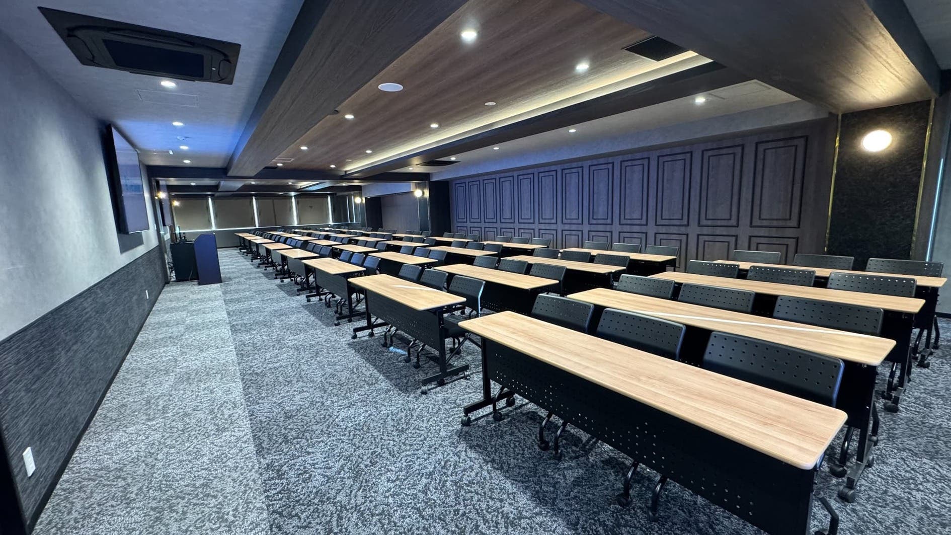 TS新橋5F【新橋駅 徒歩1分】セミナー 研修 パーティー ♥控室あり！ 飲食 OK 無料WiFi 駅近★の写真4