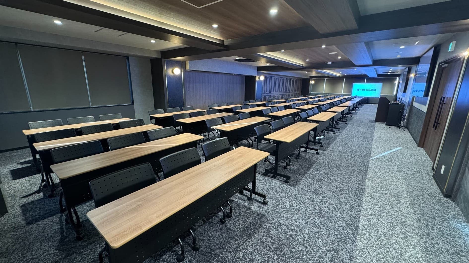 TS新橋5F【新橋駅 徒歩1分】セミナー 研修 パーティー ♥控室あり！ 飲食 OK 無料WiFi 駅近★の写真6