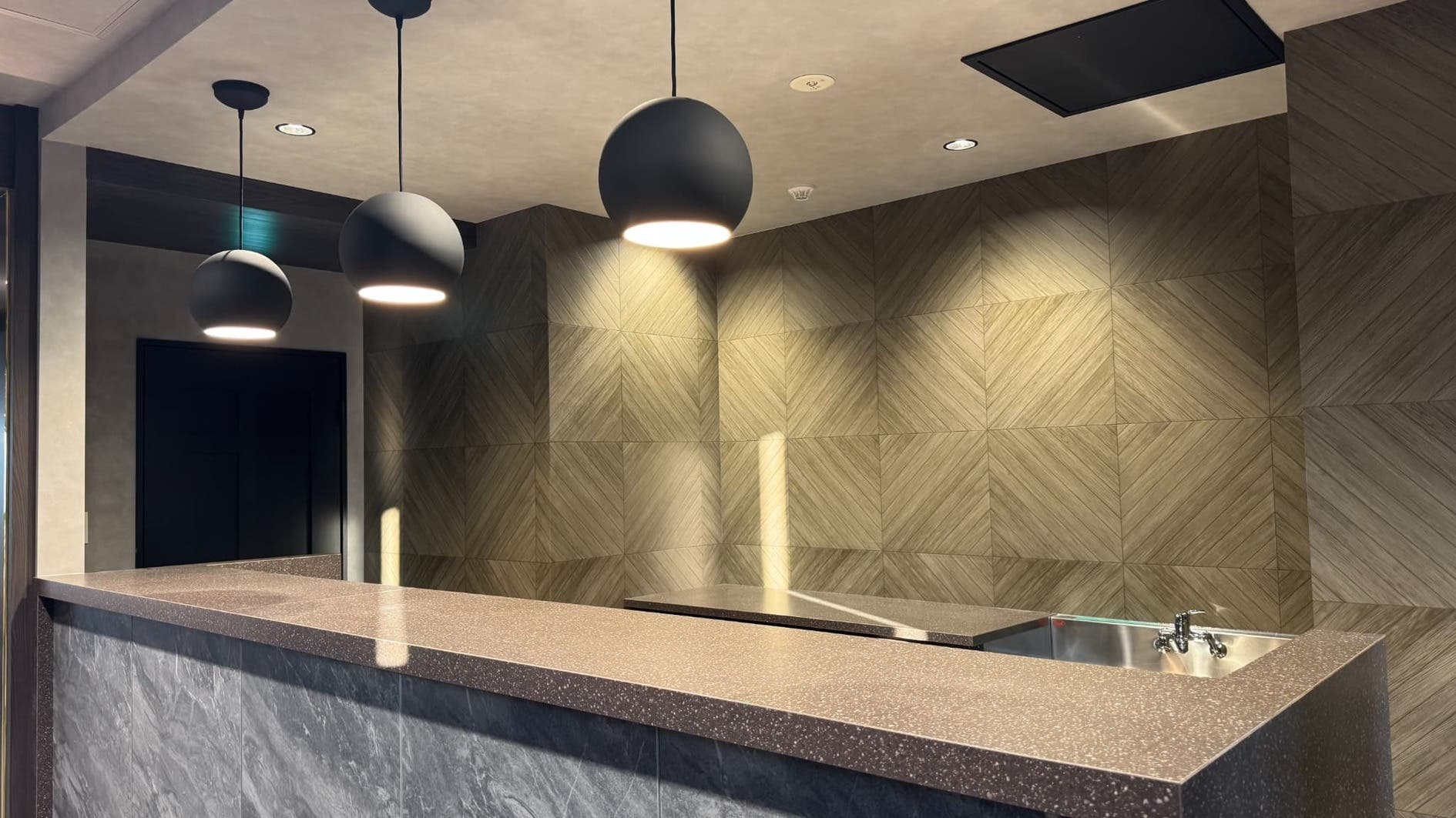 TS新橋5F【新橋駅 徒歩1分】セミナー 研修 パーティー ♥控室あり！ 飲食 OK 無料WiFi 駅近★の写真9